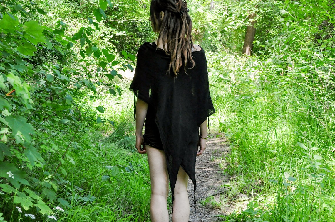 Poncho, Hood, Scarf ~ Asymmetrical Cut, With Long Pointy Ends ~ Black ...