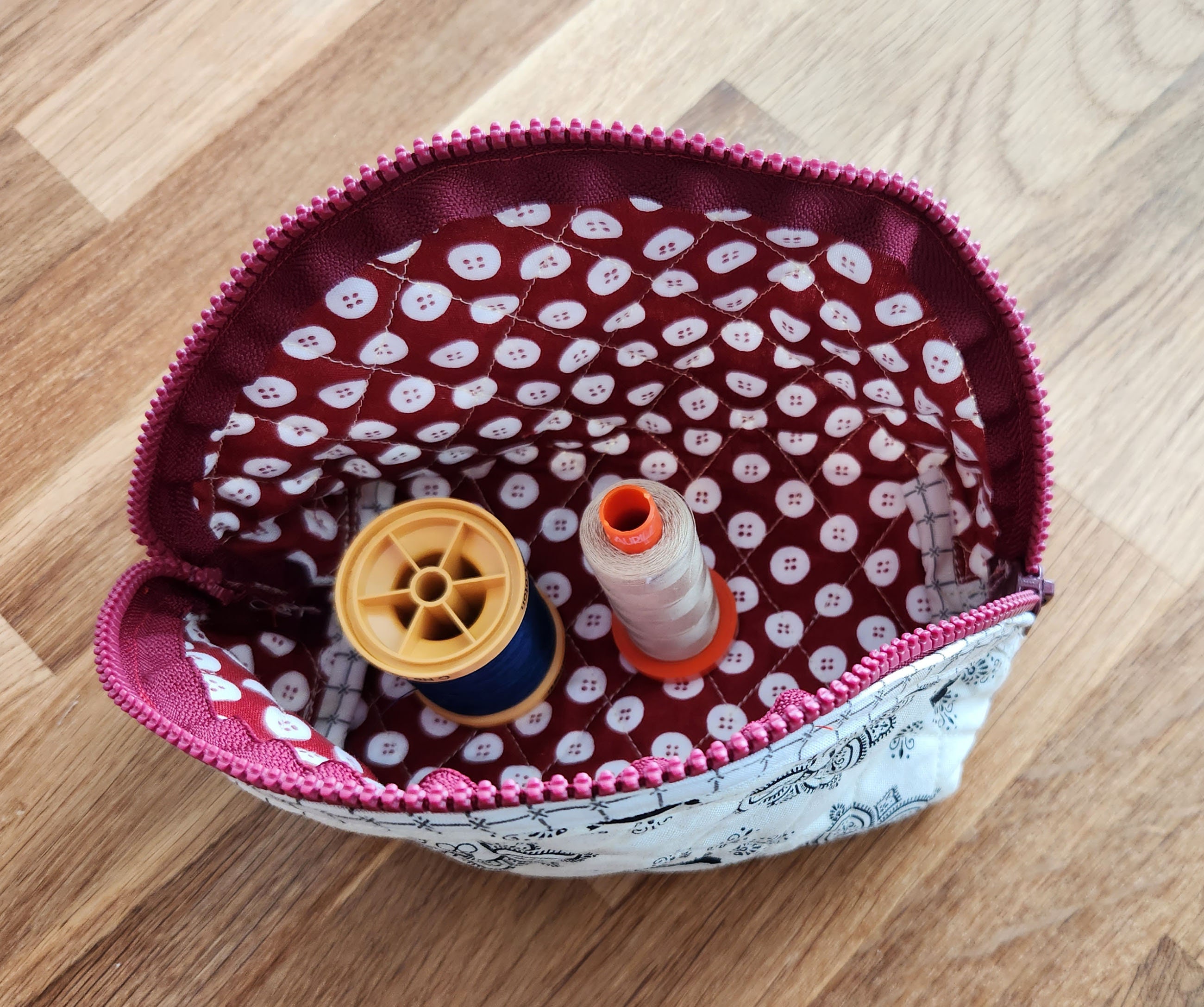 Zipper Bag in Antique Sewing Machine Print Handmade Bag for Sewing ...