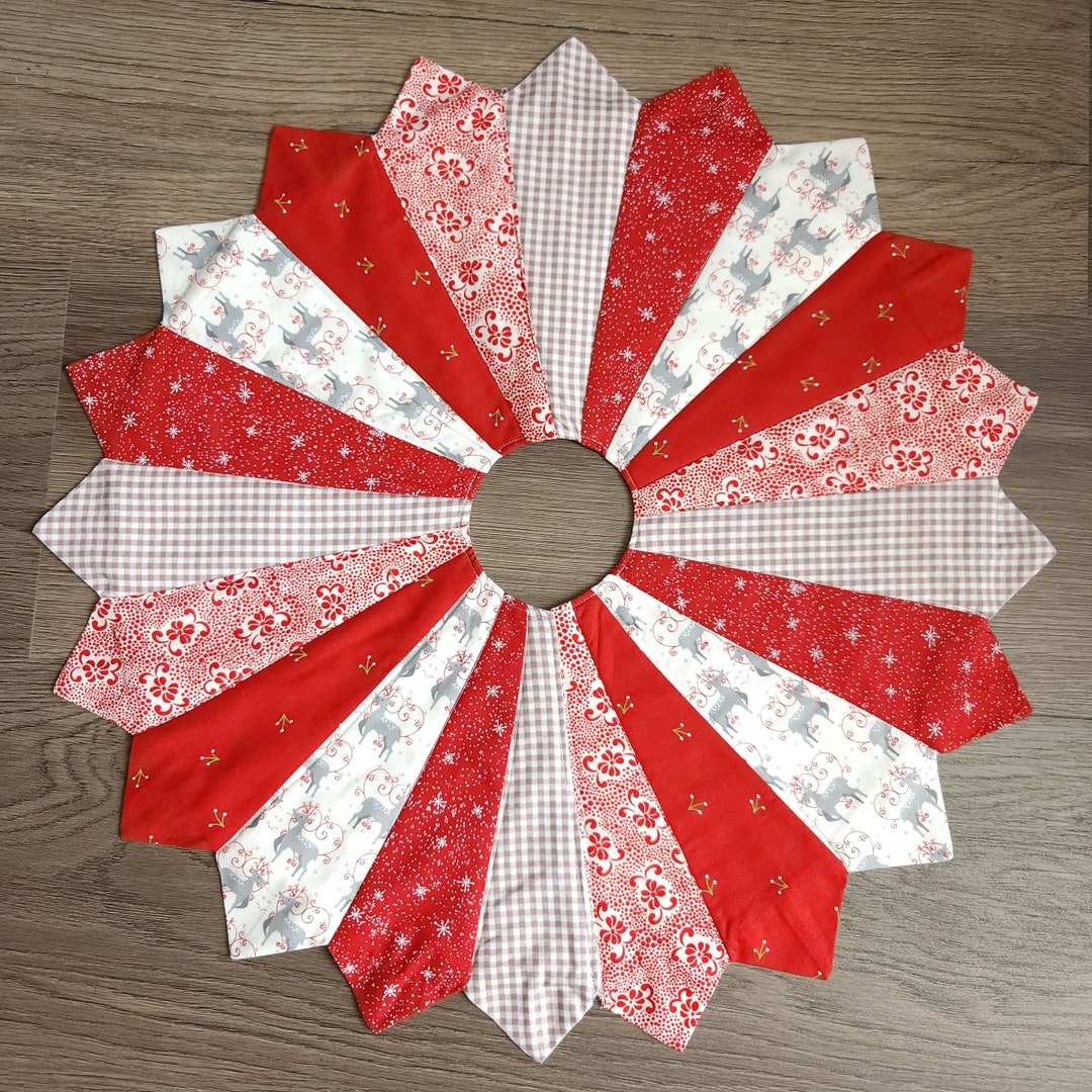 Christmas Tree Skirt, Handmade Quilted Tree Skirt in Red and Grey, 22 ...