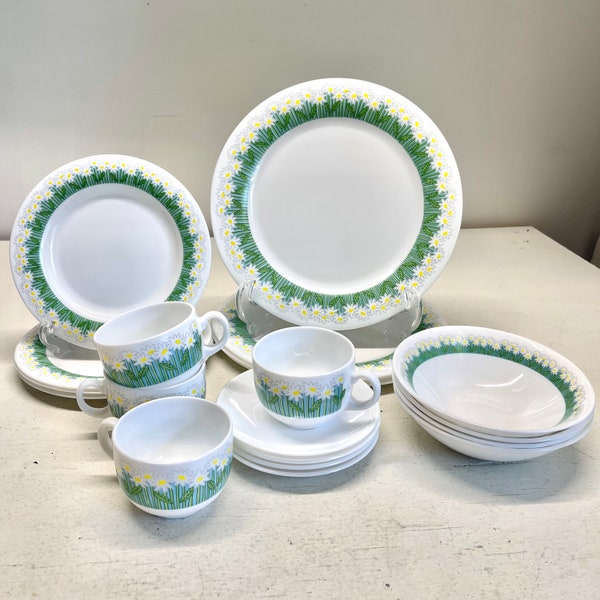 Arcopal Daisy Dinner Set - Etsy