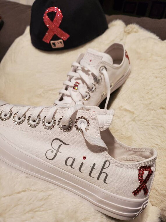 Converse personnalisée sur le cancer du sein. Fait pour | Etsy
