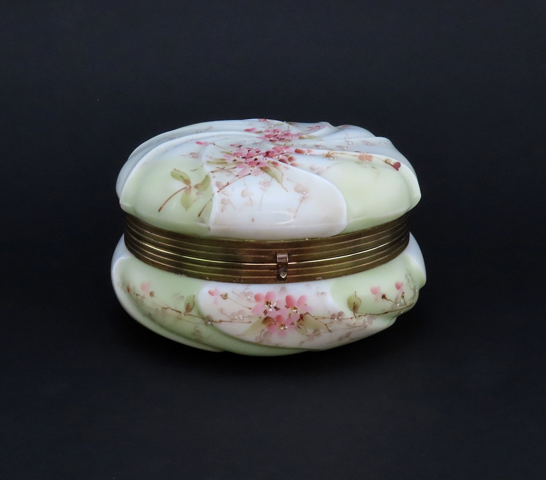 C1900 Rare C.F. Monroe Wavecrest Green Flowers Hand Painted Dresser ...