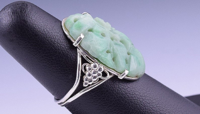 Charming Vintage Sterling Silver Oval-shaped Ring W/ Green - Etsy