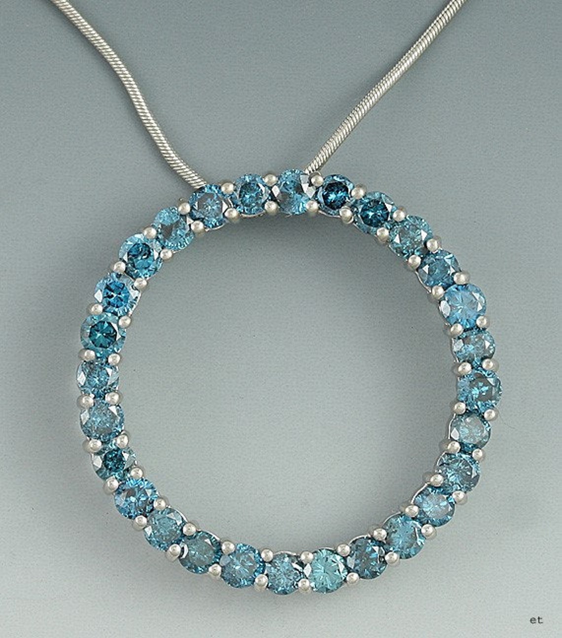 Pretty 10k White Gold & Vibrant Blue Diamond Circle Pendant - Etsy