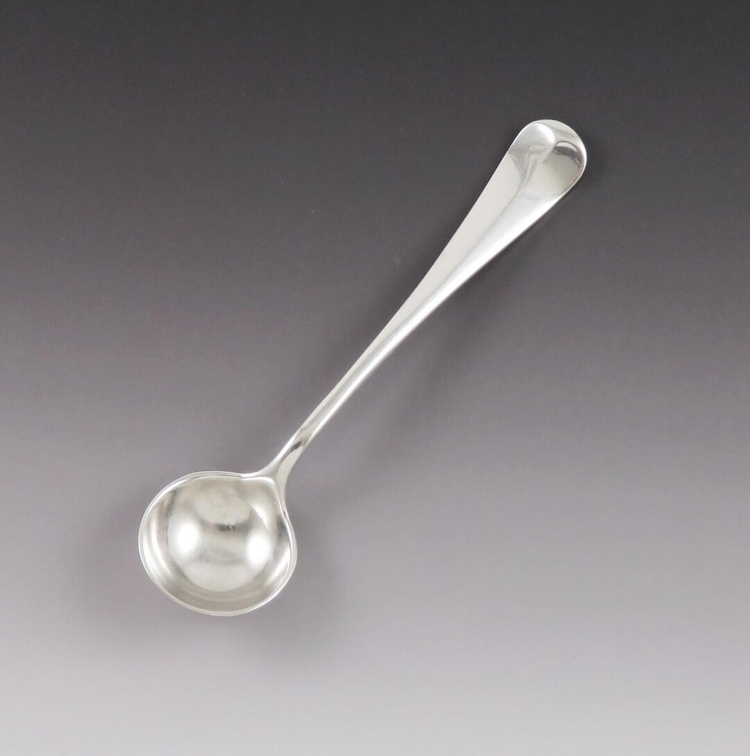 1928 English Queen Anne Style Sterling Silver Rattail Master Salt Spoon ...