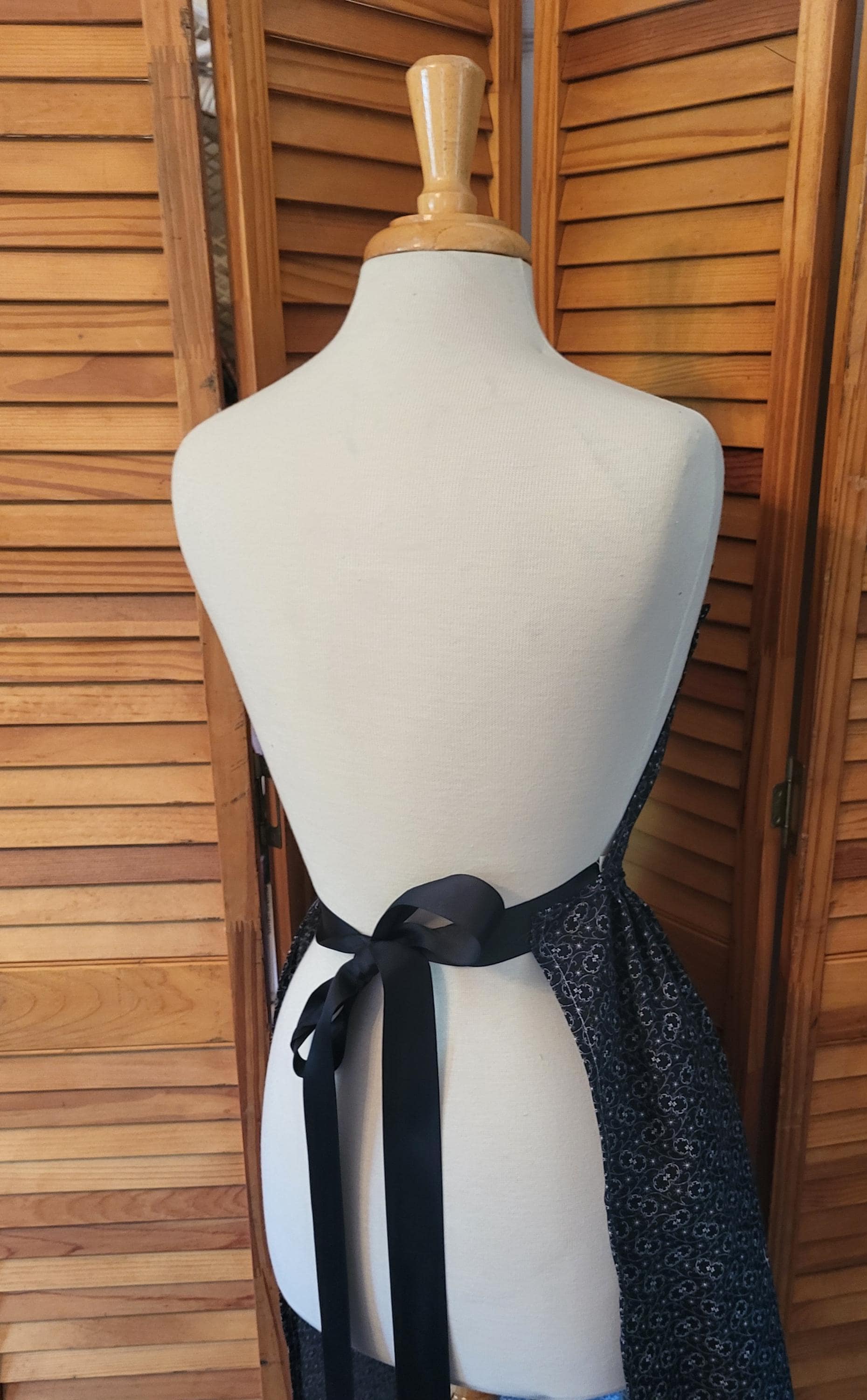 Apron Pinner 1860s Costume Attire Accessory Mid 19th Century Victorian ...