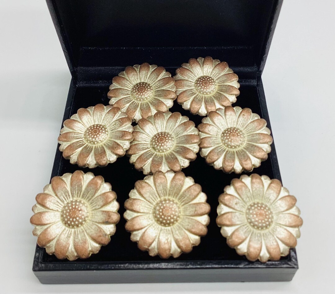 Vintage Daisy Buttons Set of Eight Silver Gold Tone Shank Fixings - Etsy