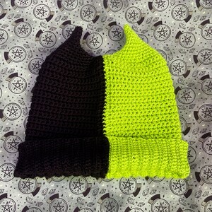 Two Tone Devil Horn Crochet Beanie / Color Block Demon Horned Beanie ...