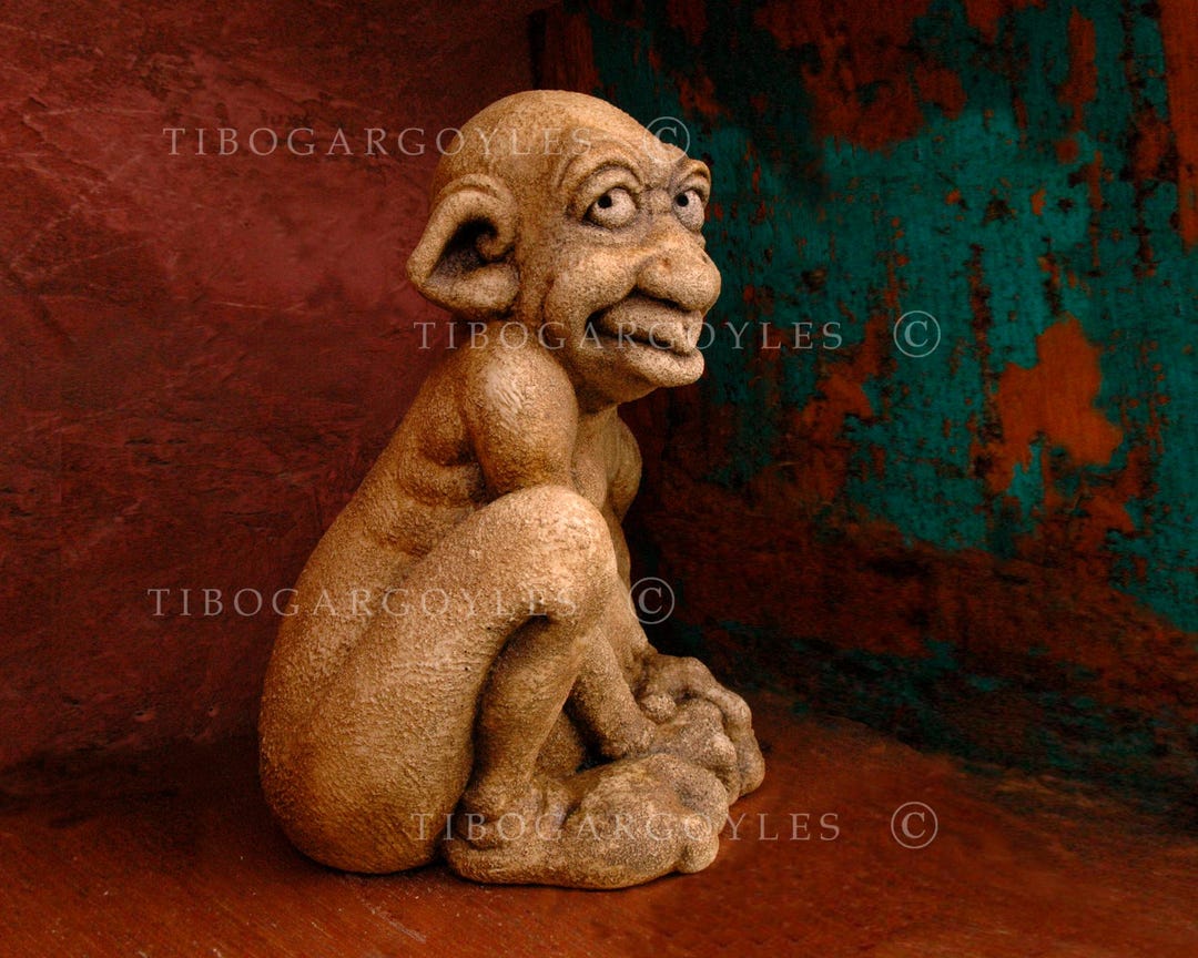 LEEK - Gargoyle - Mischievous House Buddy - Gothic Sculpture - Friendly ...