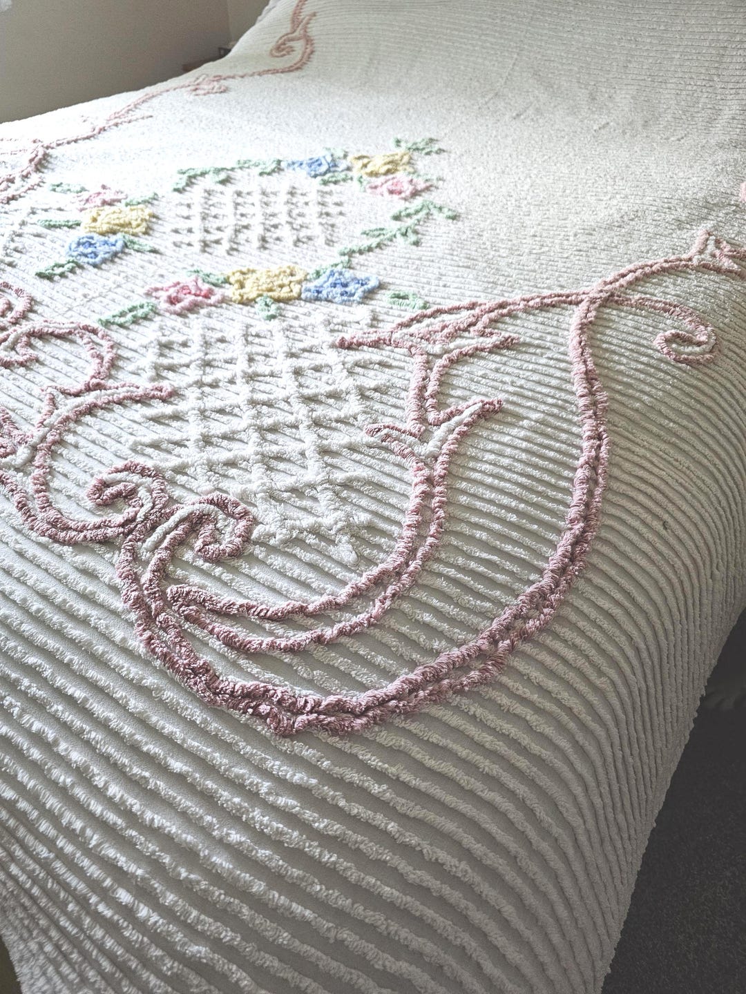 Vintage White Chenille Double Bedspread - Rare Vintage Chenille ...
