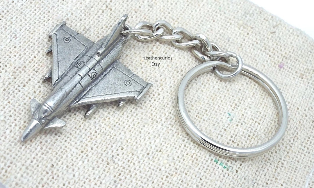 Eurofighter Typhoon Aeroplane Aircraft Round Keyring in Grey Burlap ...