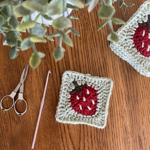 Berry Sweet Tote Bag | Crochet Pattern - Etsy