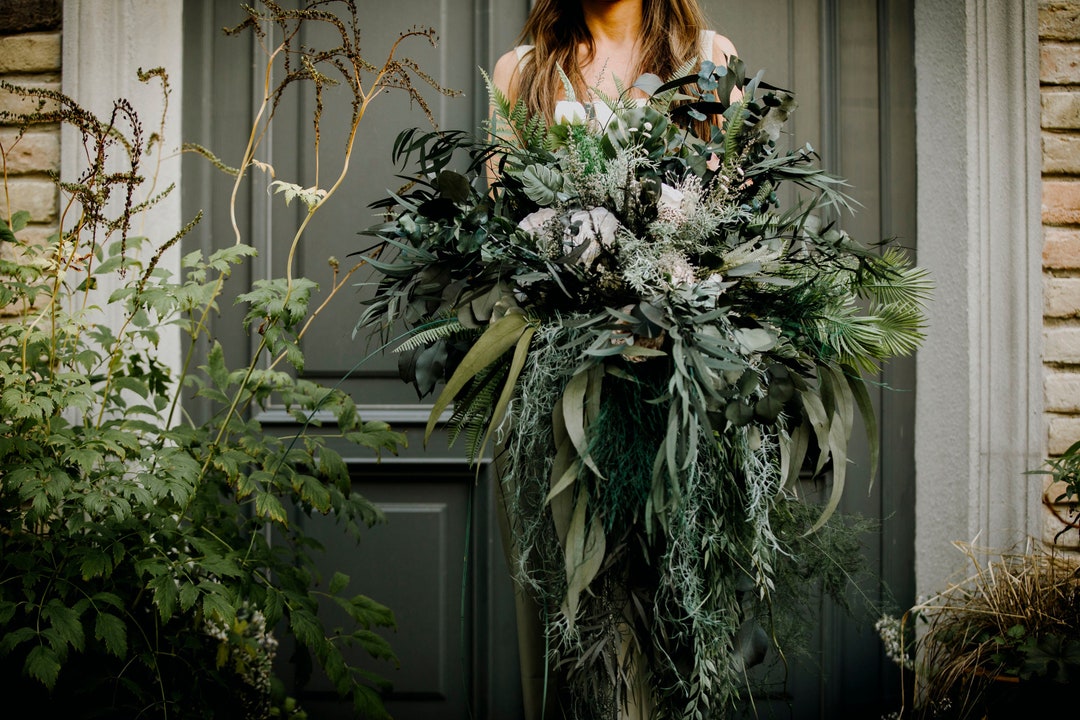 AYARI Bouquet | Mauve Blush White Greenery Tones With Falling Flowers ...