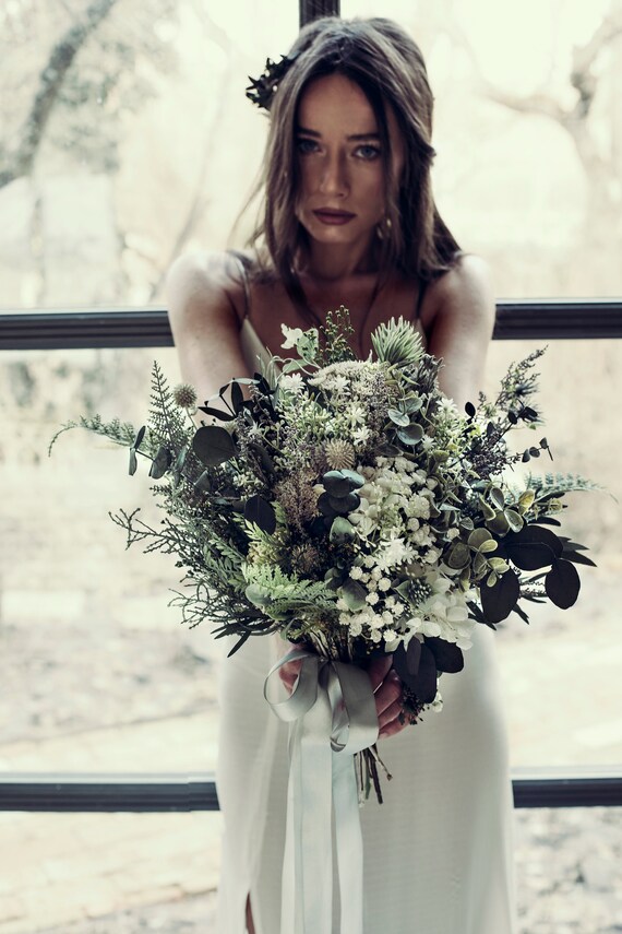 Minimal Flower Arrangement