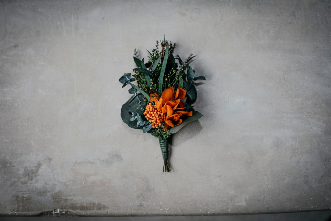 EUCALYPTUS Buttonhole Greenery Minimalist Groomsmen Boutonniere With ...