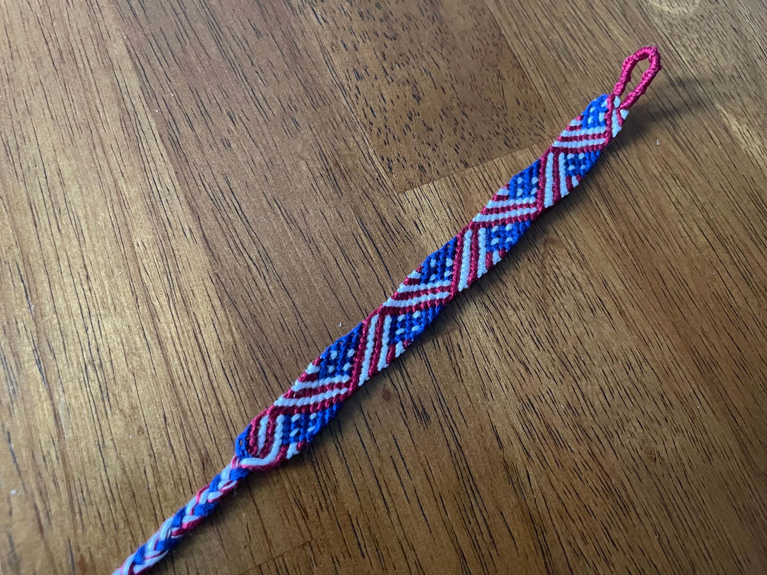 American Flag Triangle Slice Pattern | Friendship Bracelet | ONE (1 ...