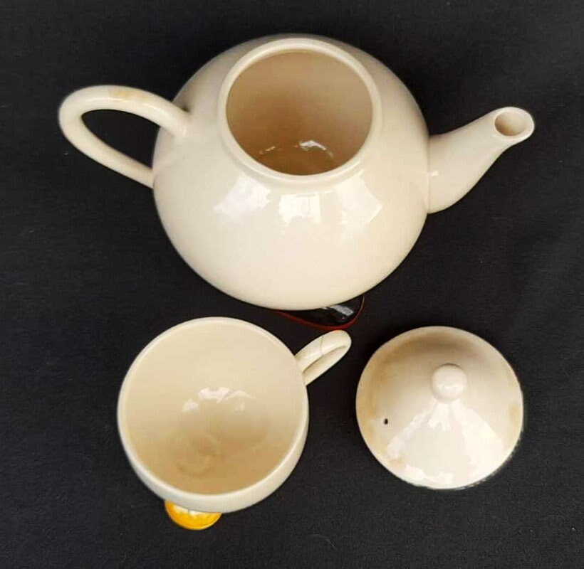 Vintage 1970's Carlton Ware Pottery Walking Ware Tea-pot & 1 Tea Cup ...