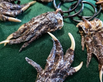 Alligator Claw Keychain - Etsy
