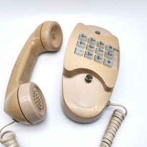 Vintage Princess Phone Push Button Beige Bell Systems Western Electric ...
