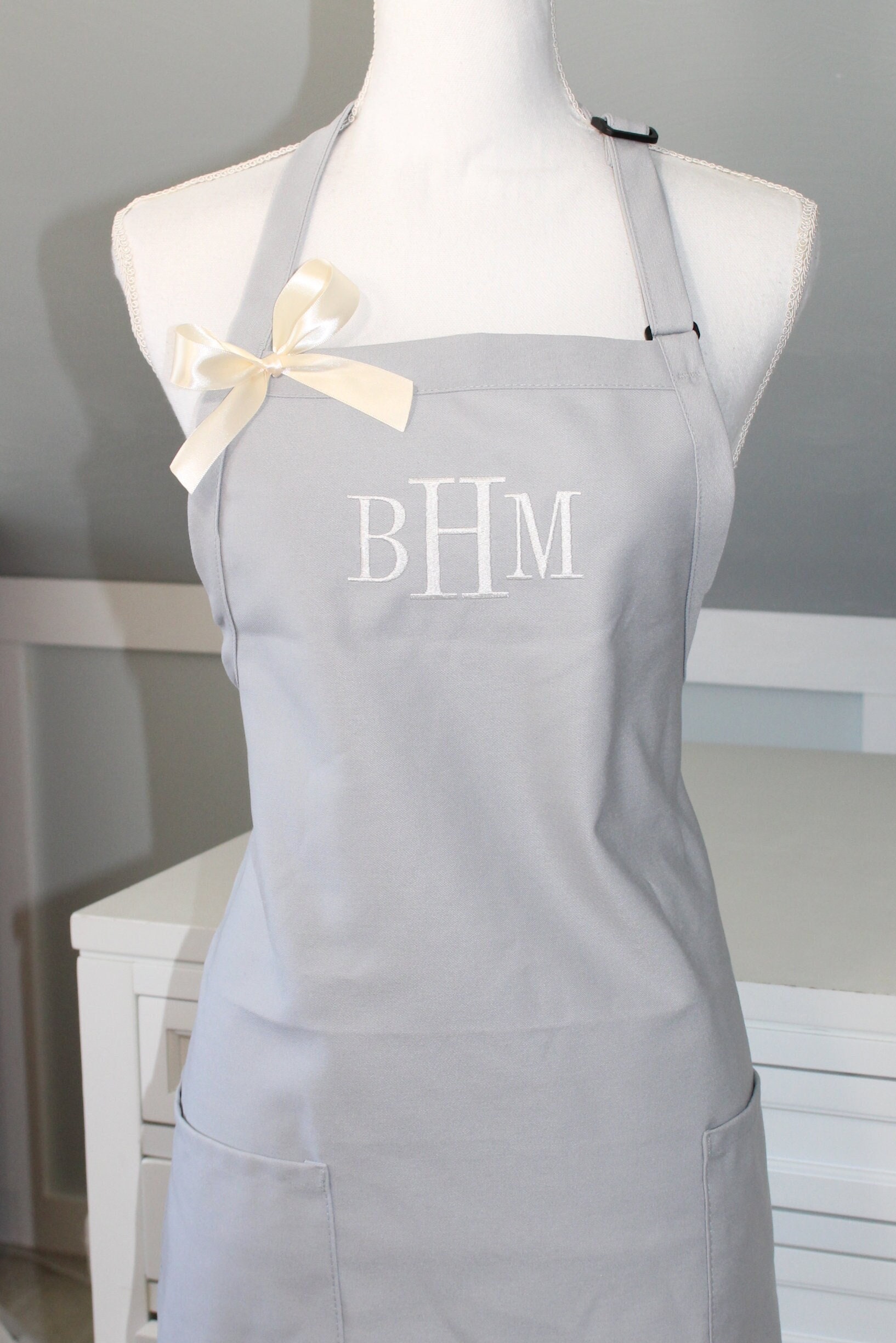 Monogrammed Apron With Serif Block Font With Bow - Apron With Monogram ...
