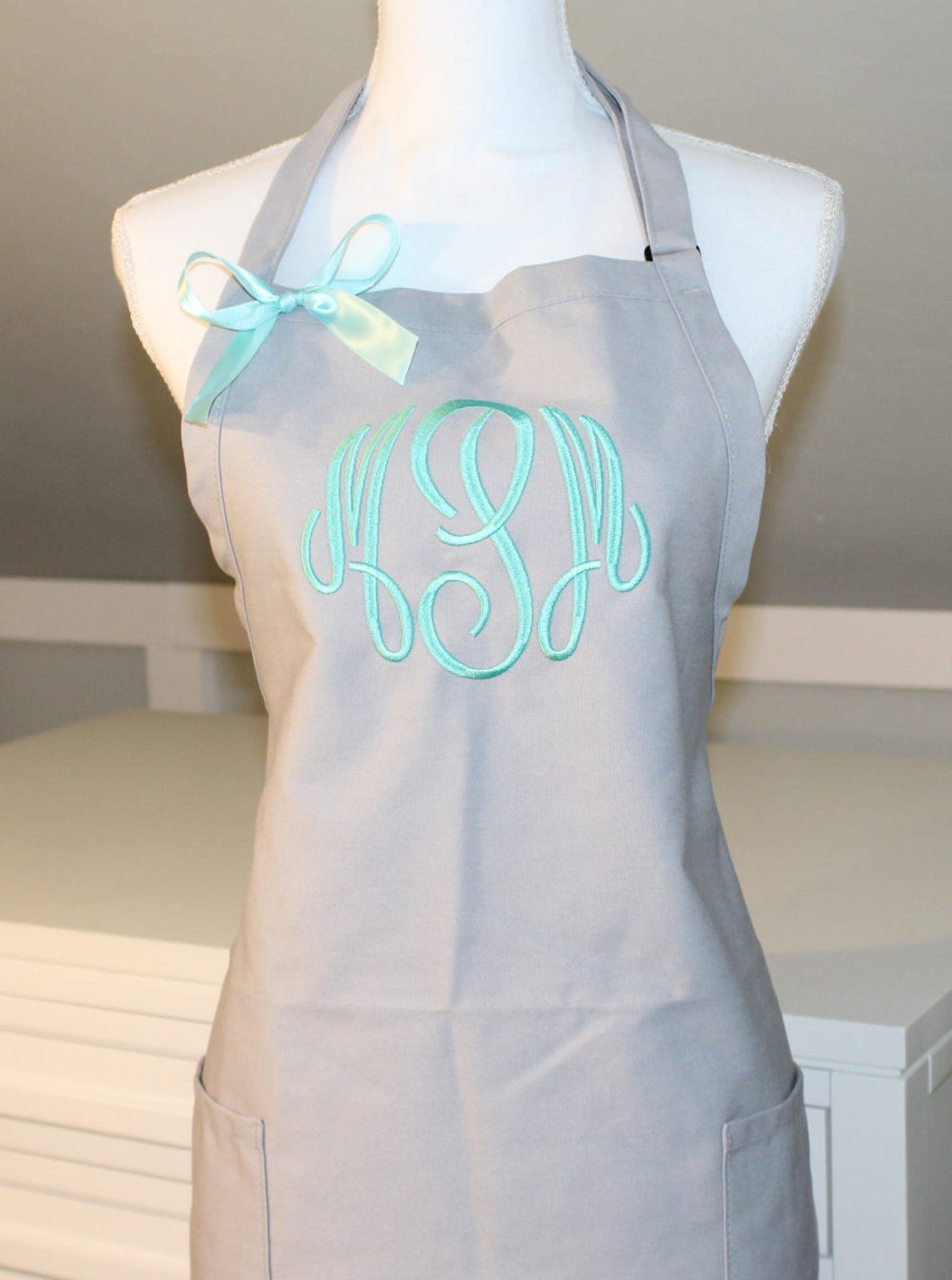 Monogrammed Apron With Bow Apron With Monogram - Etsy