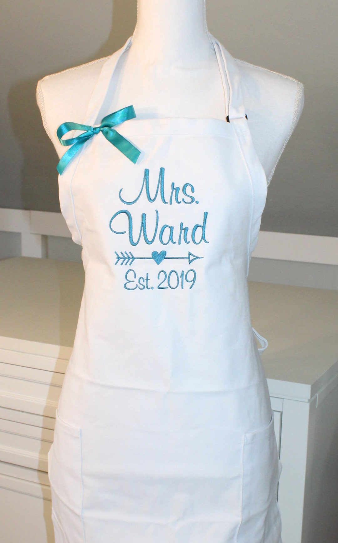 Mrs Apron in GIRLY Font With Arrow With Heart - Bridal Shower Gift ...