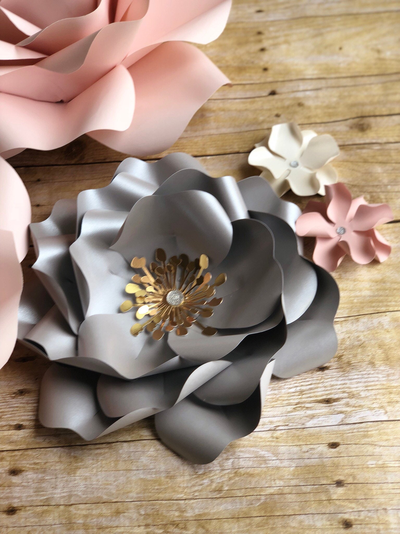 Paper Flower Backdrop Set of 16 Items - Etsy