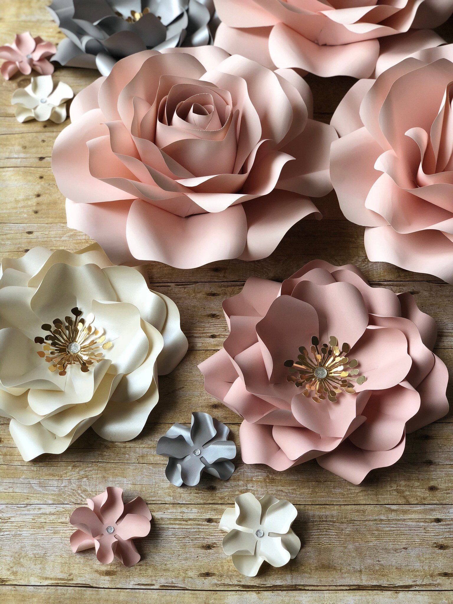 Paper Flower Backdrop Set of 16 Items - Etsy