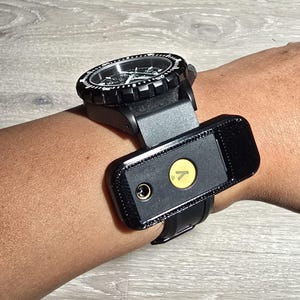 Version 2.0 Watchband Yubikey 5 NFC Holder - Etsy