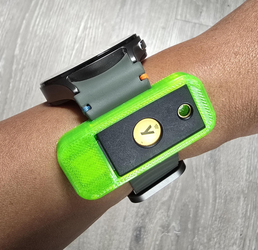 Version 2.0 Watchband Yubikey 5 NFC Holder - Etsy