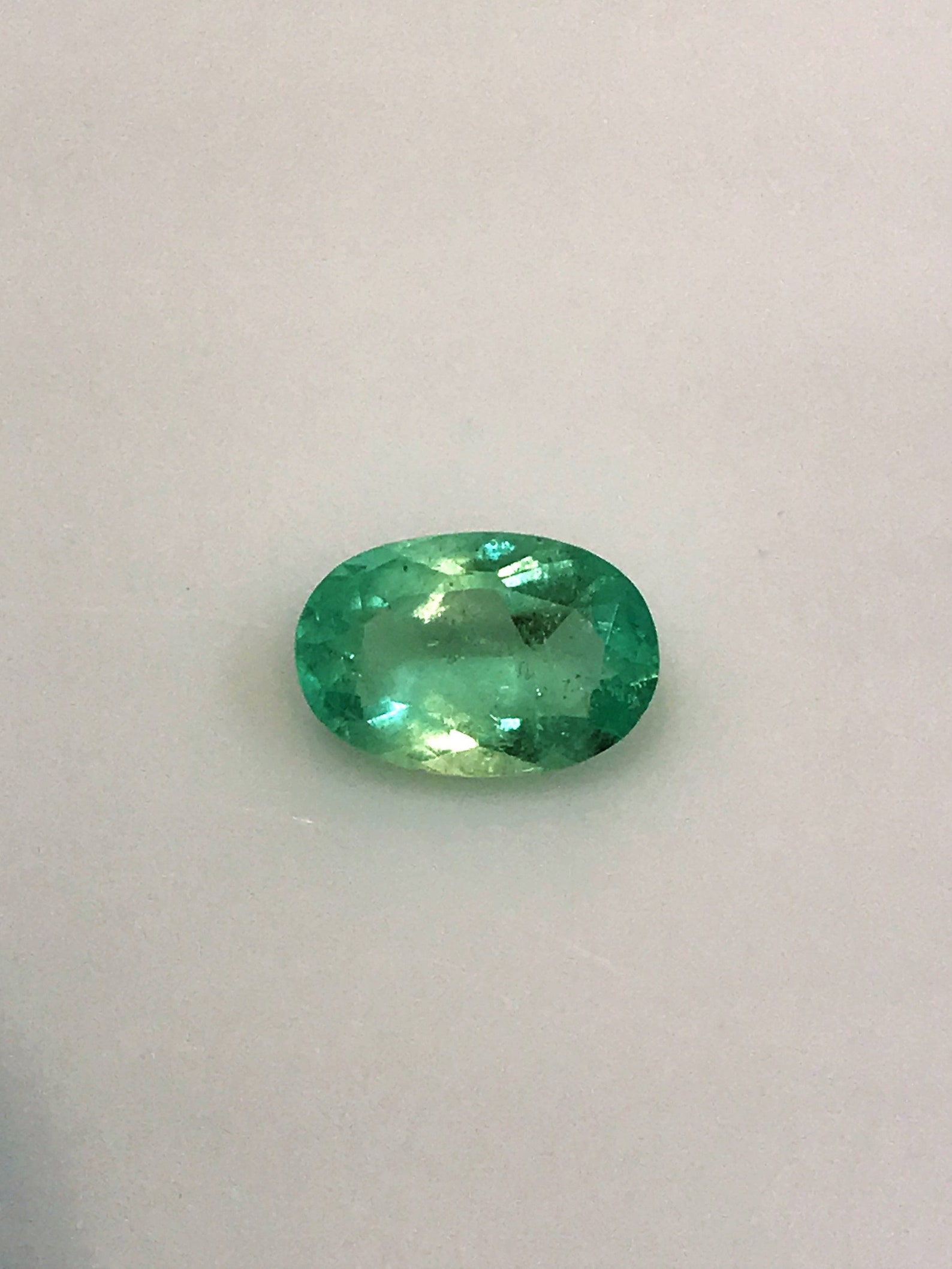 COLOMBIAN EMERALD | 2.66 Carats Parrot Green Color Sparky Luster AAA ...