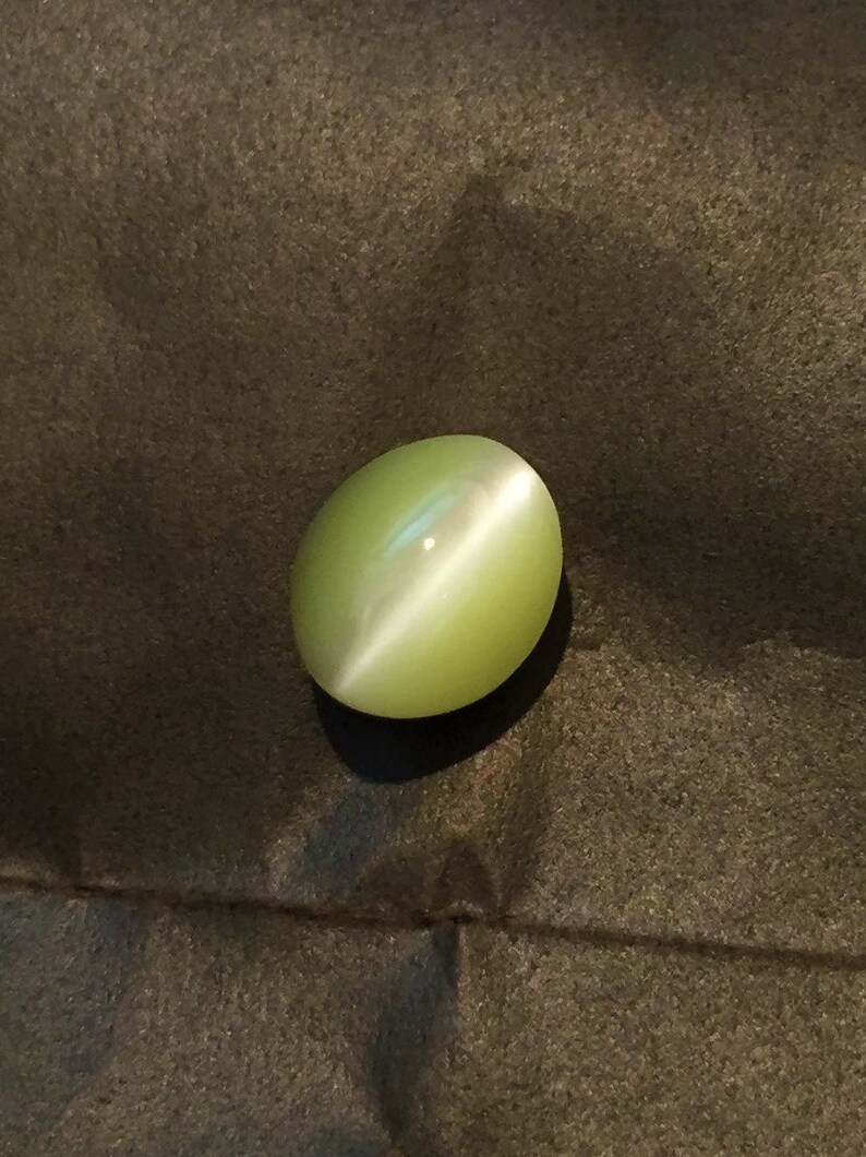 Vintage 2.88 Carats Rich Apple Green Color Sharp Eye AAA+++ Fine ...