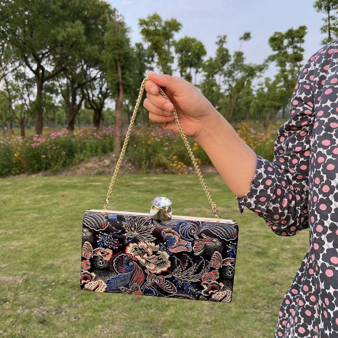 25 Handmade Retro Asian Style Clutch Purse/ Box Shape Kiss Lock Clutch ...