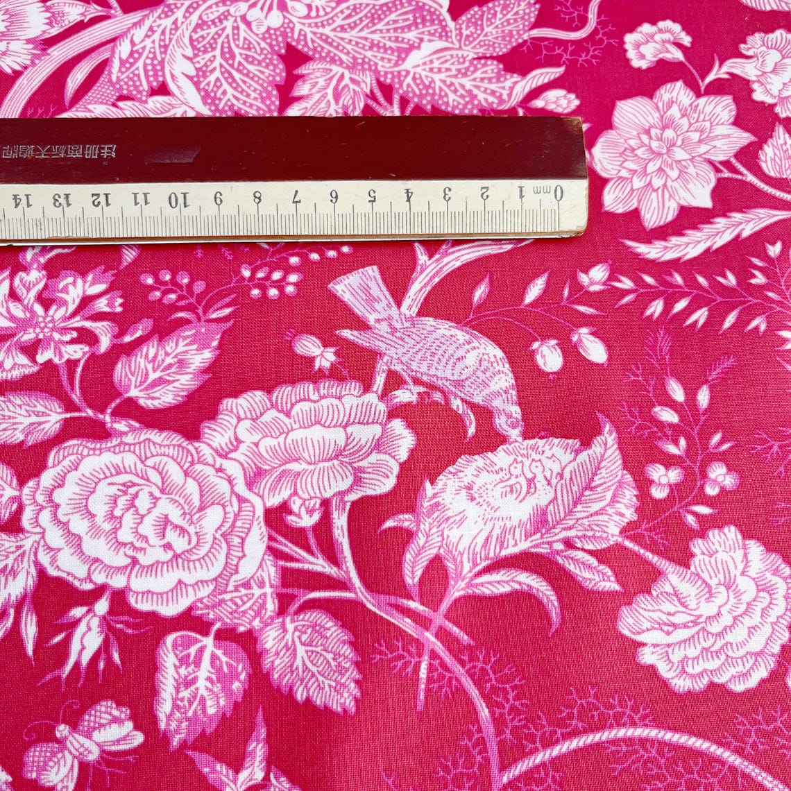 1430# Red and White Elegant Bird Feather and Flower Pattern Cotton ...