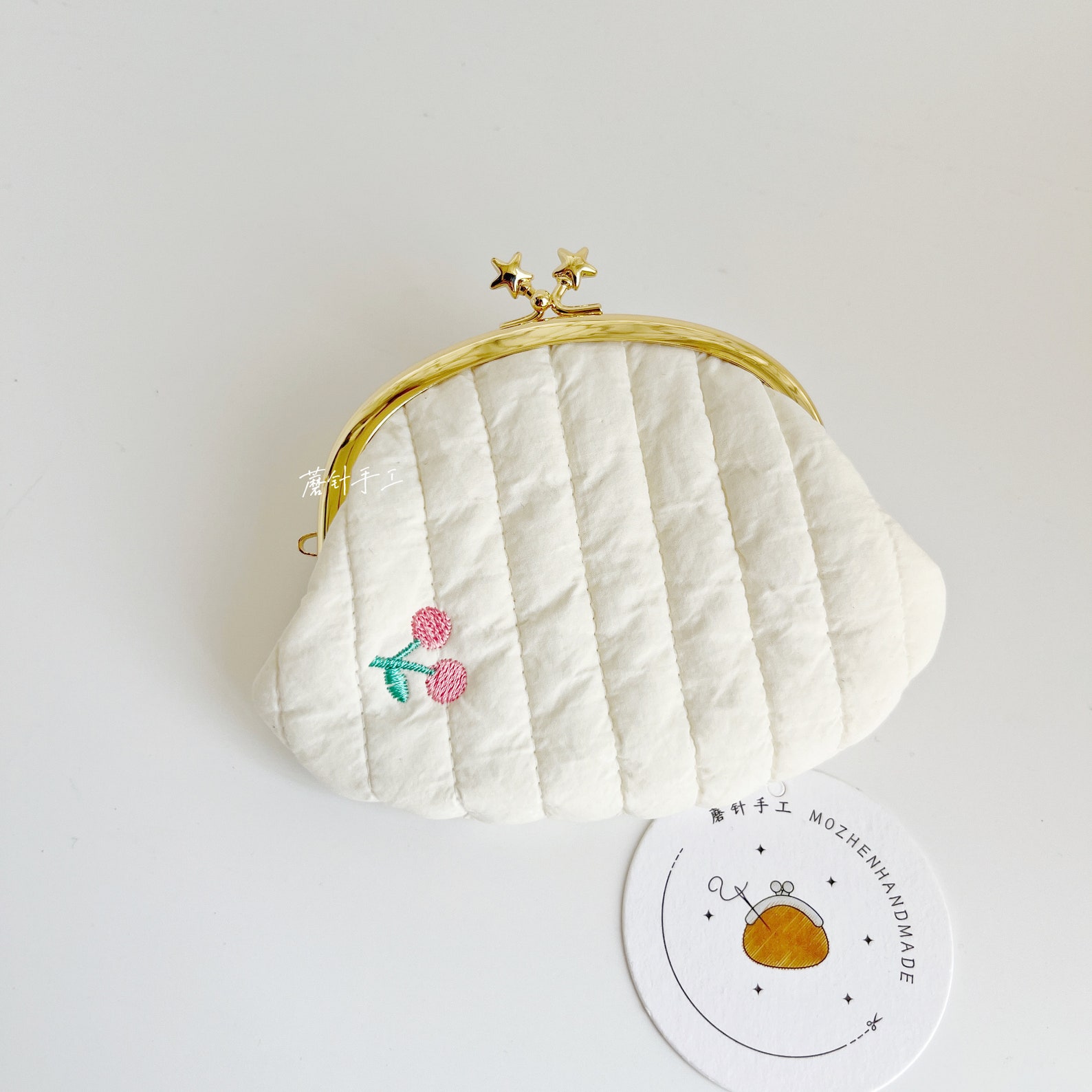 528 Handmade Cute Cherry Pattern White Kiss Lock Coin Purse Clutch With ...