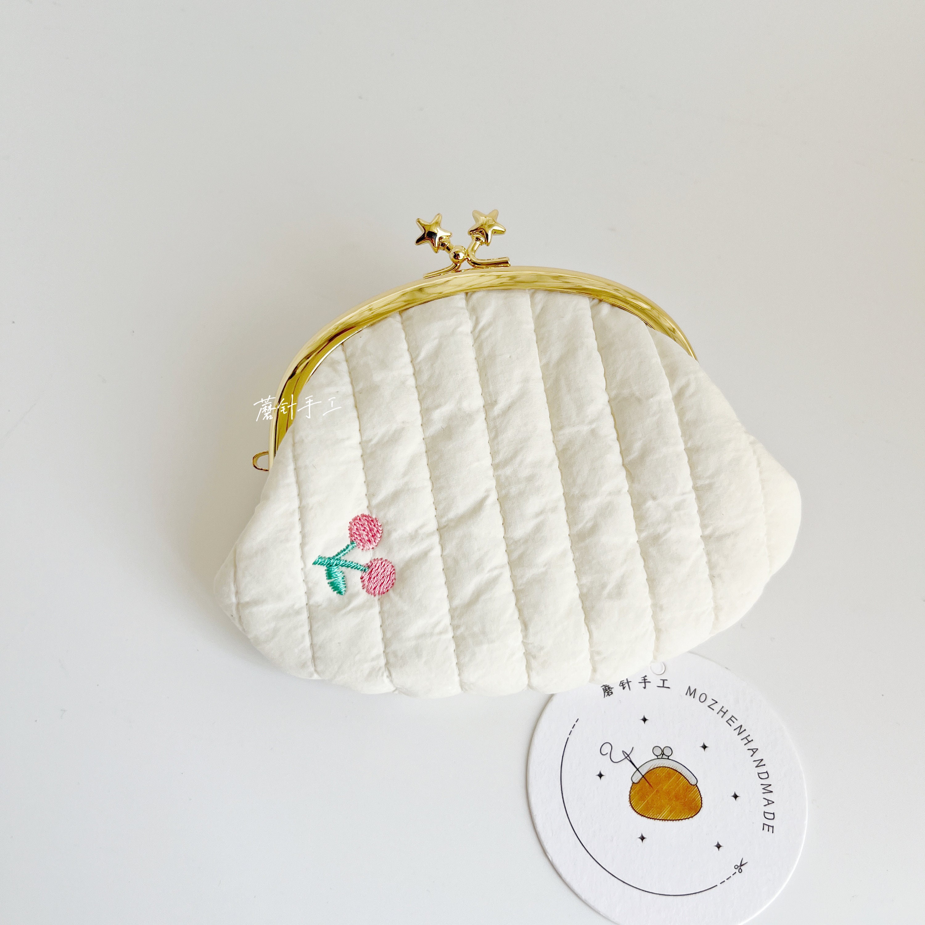 528 Handmade Cute Cherry Pattern White Kiss Lock Coin Purse Clutch With ...