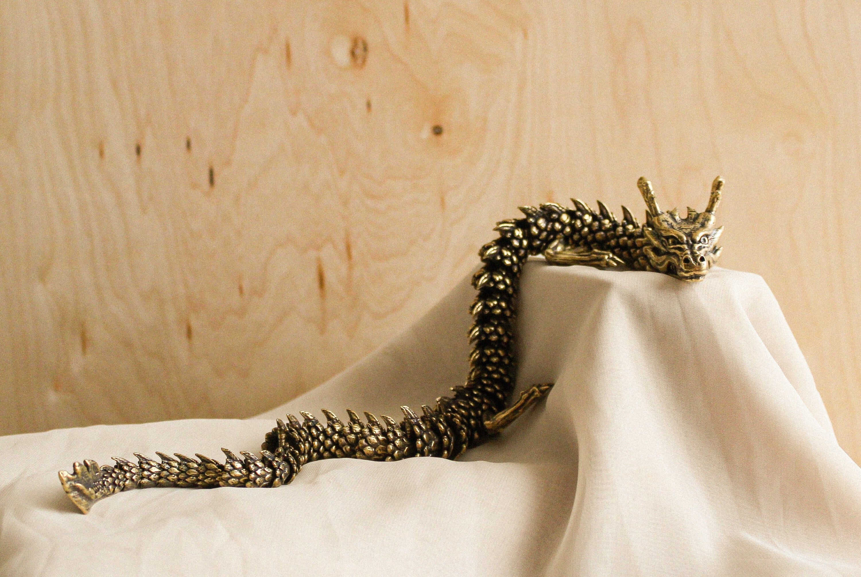 Medium Minecraft Coiling Dragon