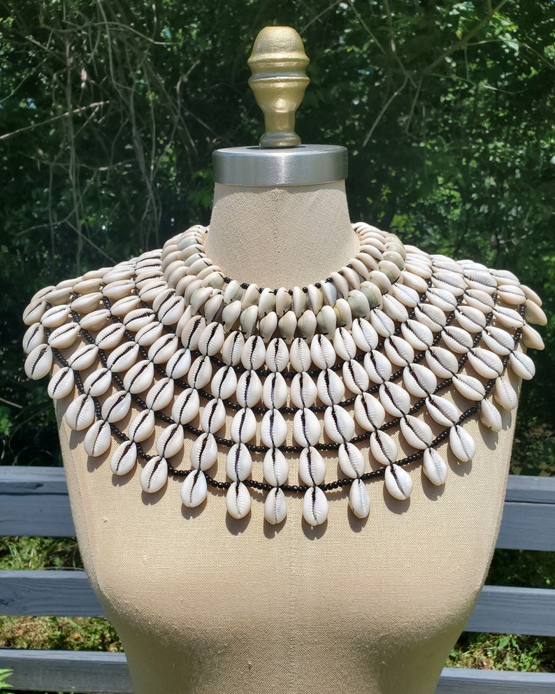 Large Reversible Cowrie Shell Necklace - Etsy