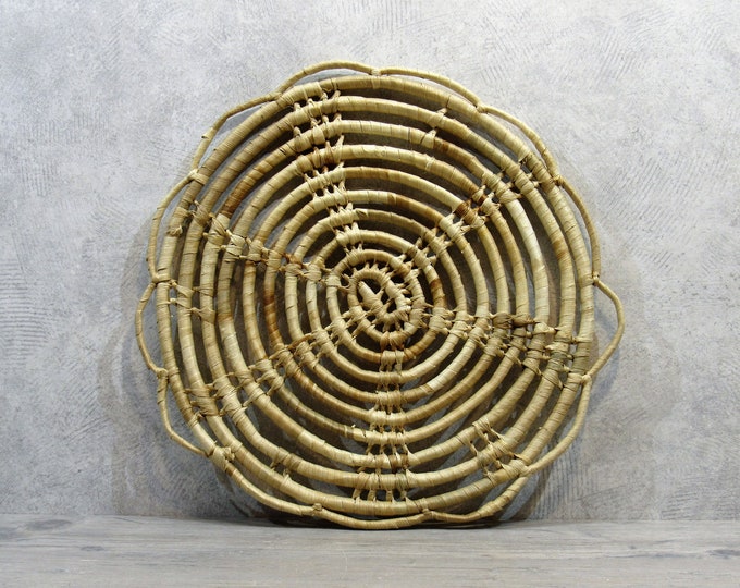 Large Woven Grass/wicker Trivet, Flower Shaped, Great Wall-hanger - Etsy