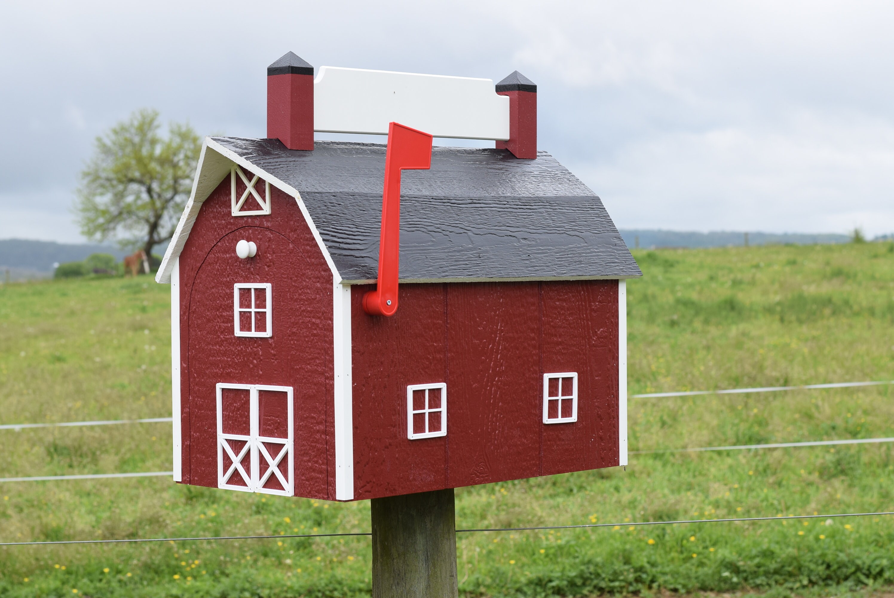 Barn Style Plastic Mailbox Post Mount Large Farmhouse Mailbox - Barn ...
