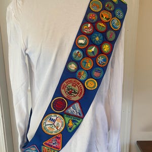 Vintage Girl Scout Sash and Badges. - Etsy