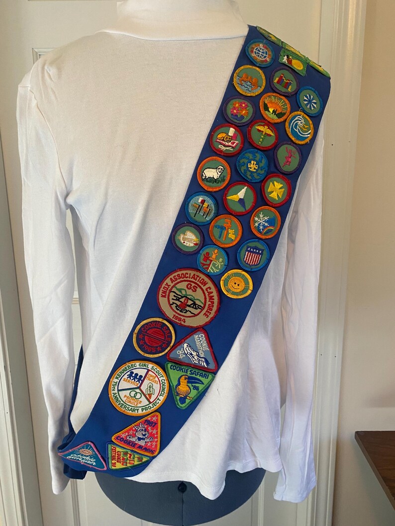 Vintage Girl Scout Sash and Badges. - Etsy