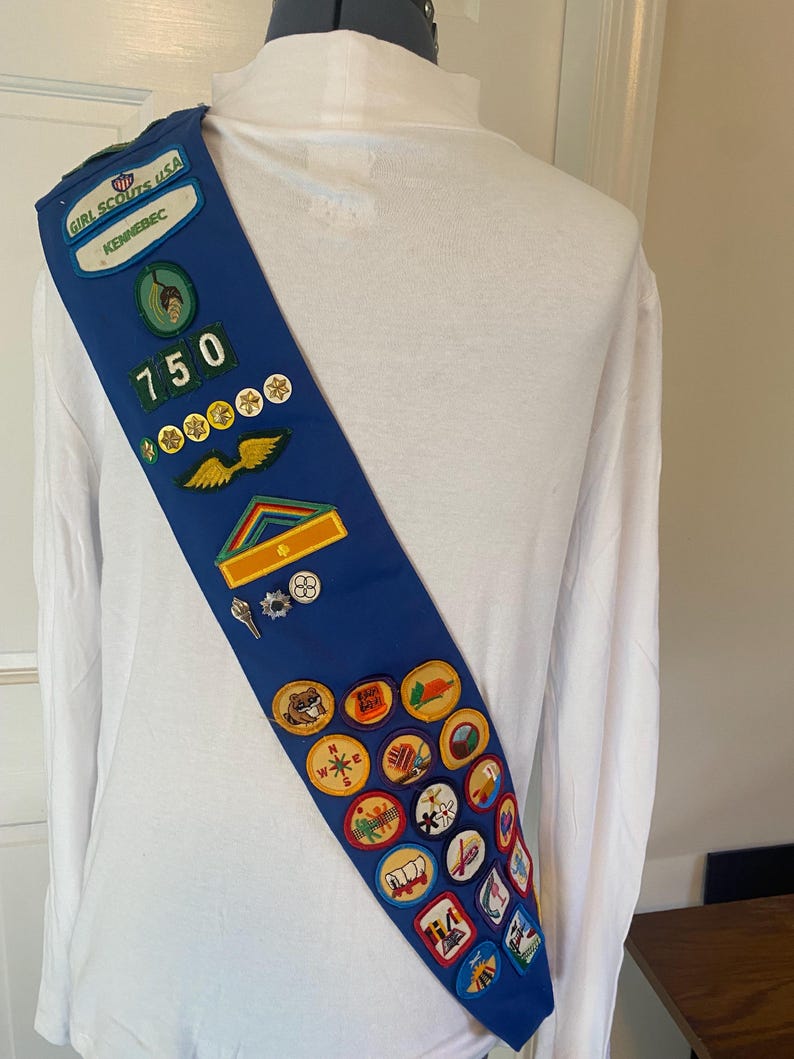 Vintage Girl Scout Sash and Badges. - Etsy