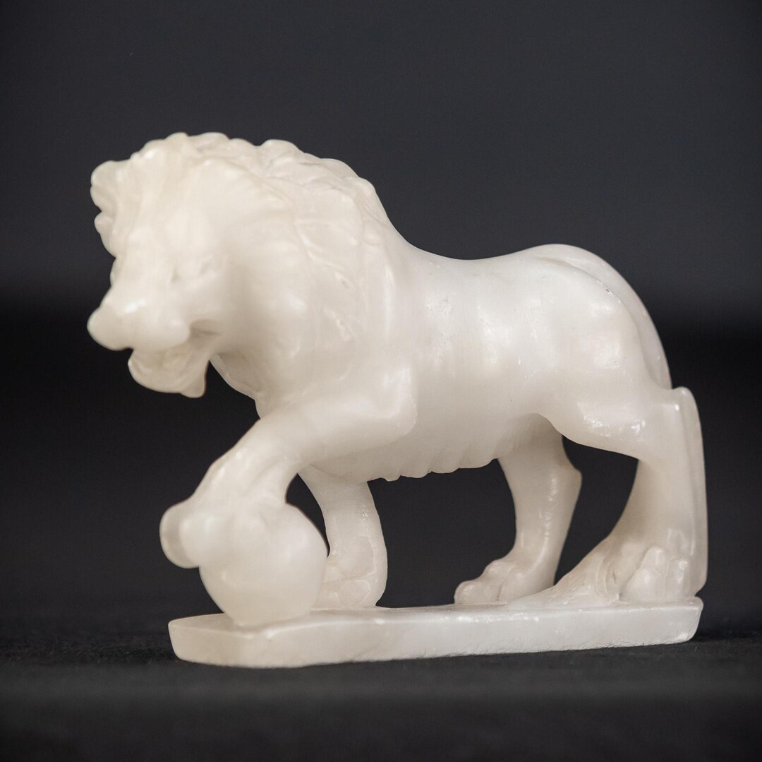 Alabaster Lion Statue | French 1700s Antique Carved Animal Baroque ...