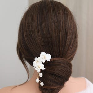 White Orchid Flower Bridal Hair Comb, Gold Orchid flower Buds Hair Pins ...