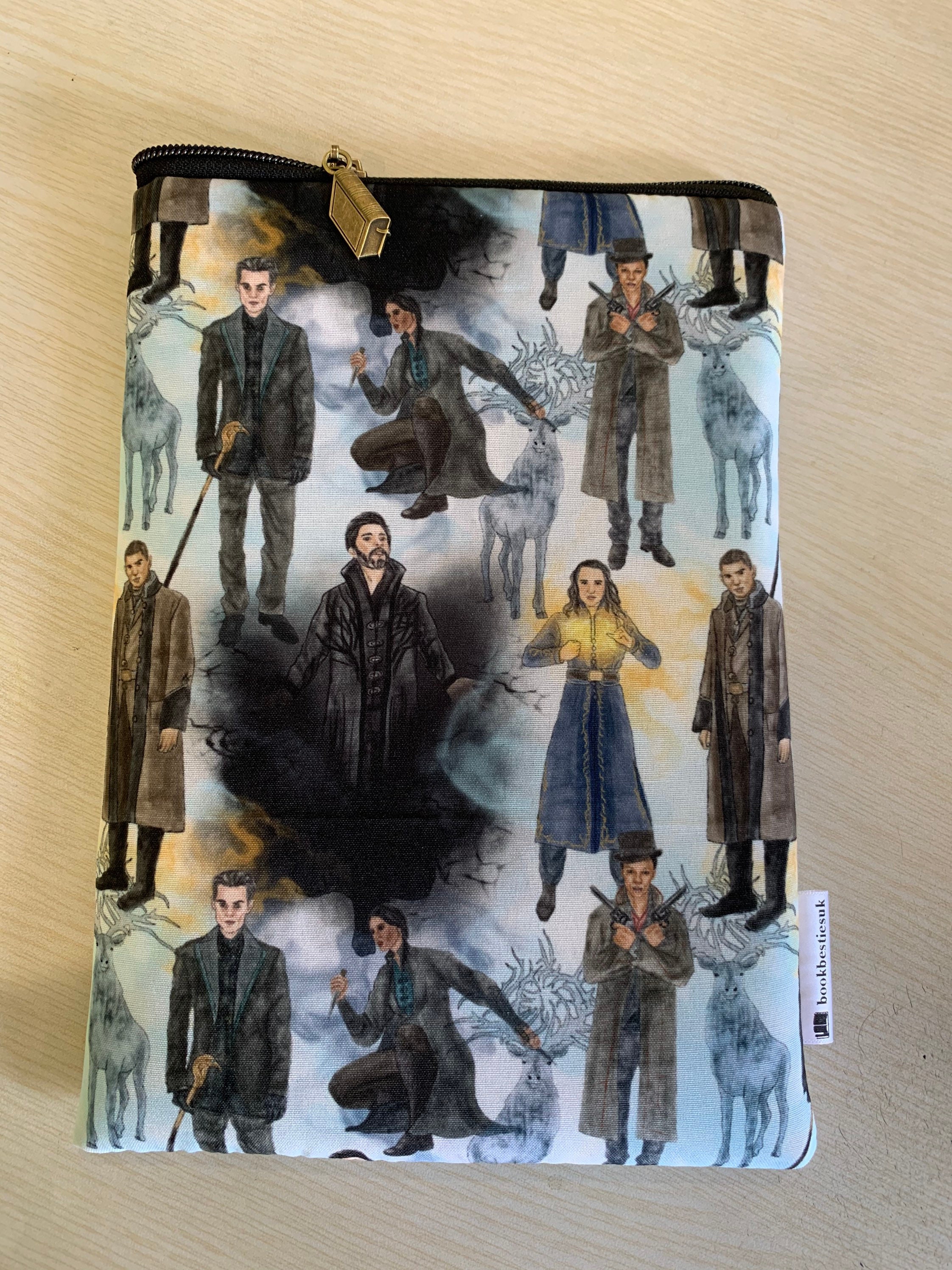 Six of Crows Shadow and Bone Book Cover Book Pouch Bookbestie | Etsy