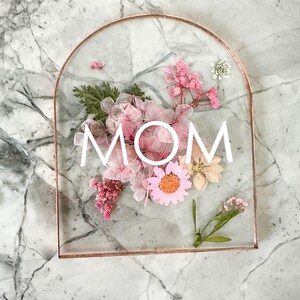 MAMA Acrylic and Dried Flower Arrangement. Luxe Mama Flower Gift With ...