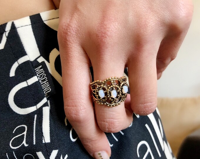 HMS Engraving Opals 18k HGE Cocktail Ring, Vintage Gold Ring, Vintage ...