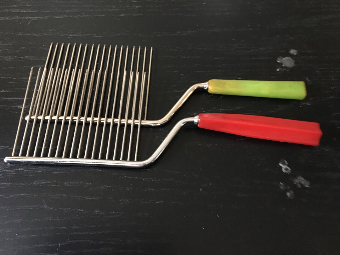 Mid-century Combs With Bakelite Handles - Cake Lifters? - Etsy