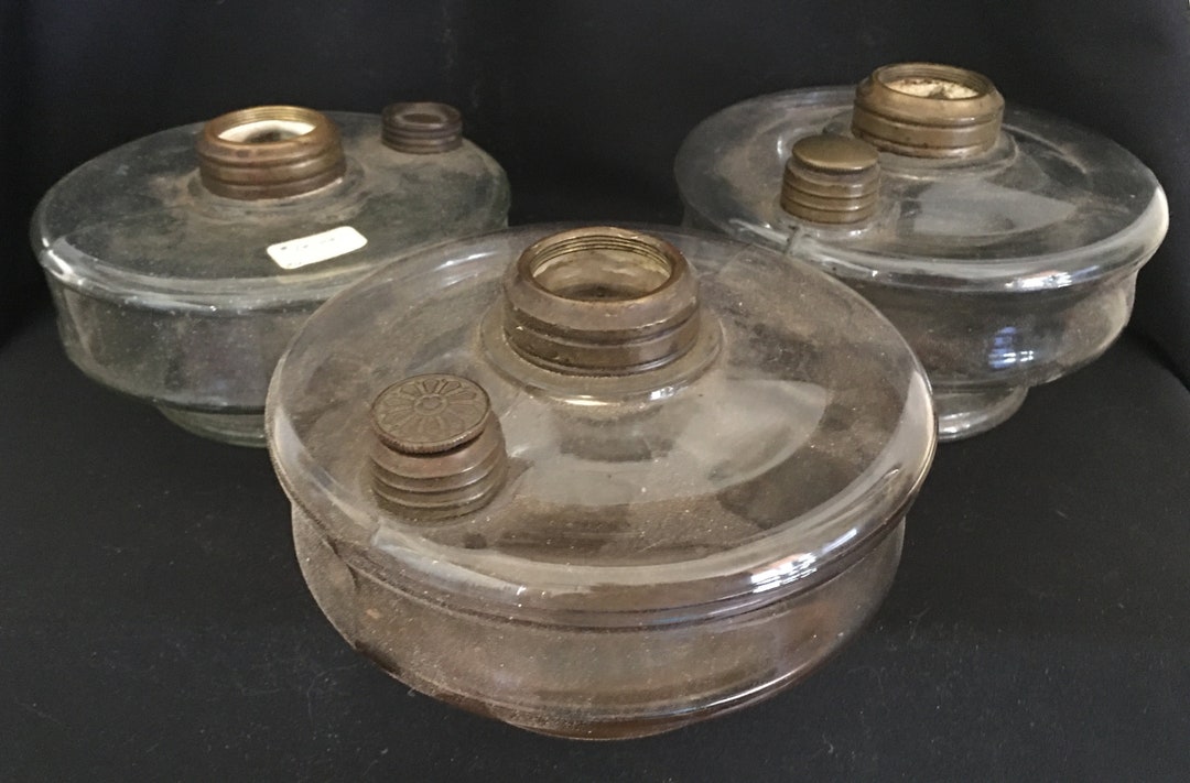 Wall Mounted Antique Oil Lamps - Mounts and Reservoirs - Glass and ...
